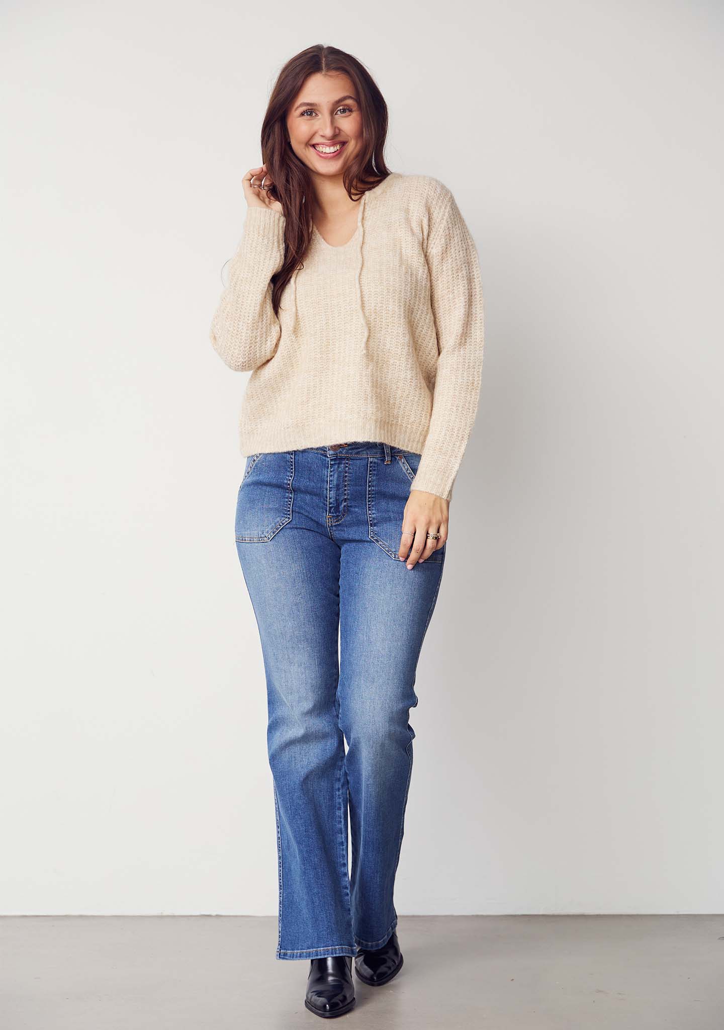 Se vores ISAY Como Long Flare Jeans - Mid Denim - L’Unica